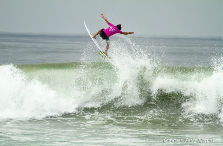 Silvana Lima Photos | Professional Brazilian Surfer Silvana Lima Images
