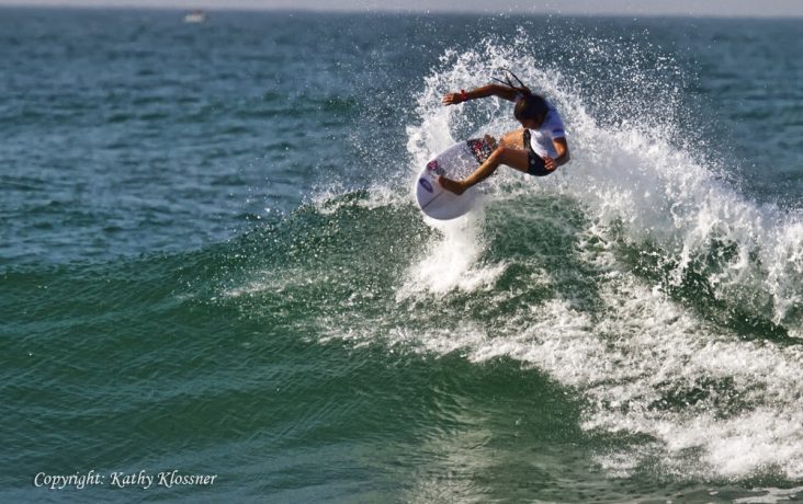 Silvana Lima Photos | Professional Brazilian Surfer Silvana Lima Images